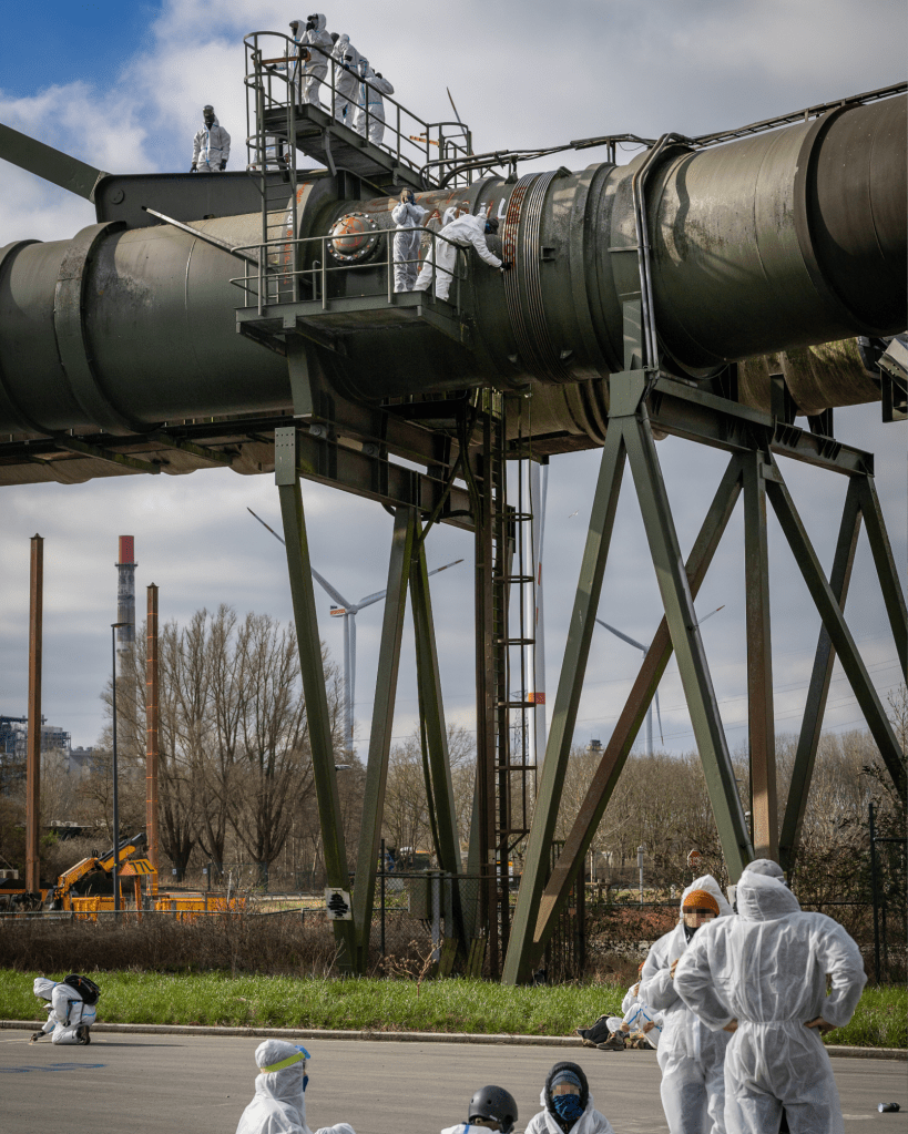 Code Rouge : 1 400 personnes bloquent et sabotent un géant de l’agro ...
