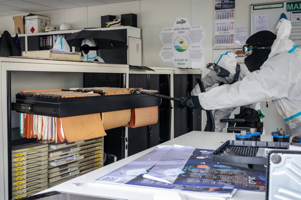 Code Rouge : 1 400 personnes bloquent et sabotent un géant de l’agro ...